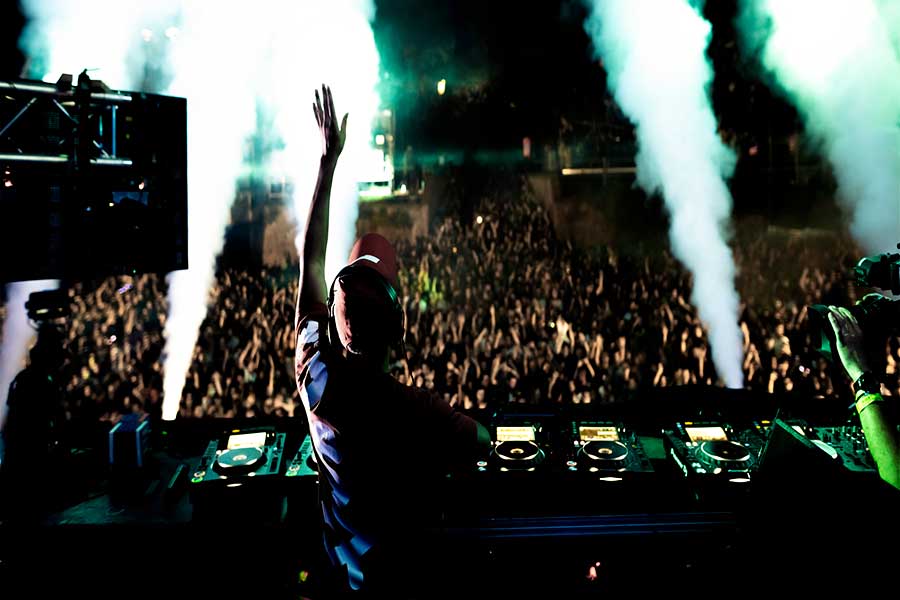 ¿Cual es el Mejor Software para DJ? Nuestra Guía 2025